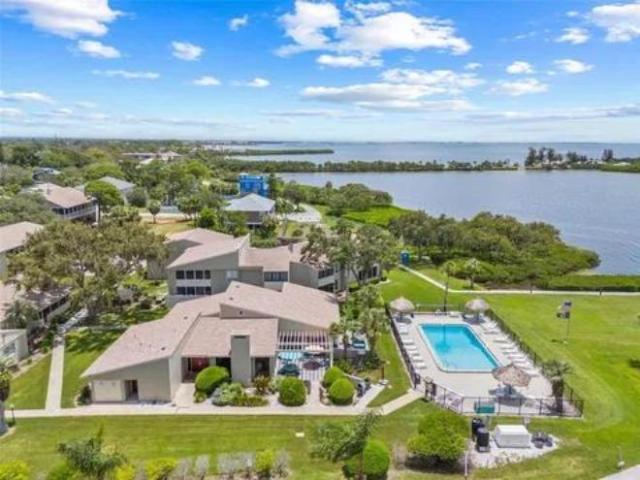 2 Br, 2 bath, Condo 416 Windrush Bay Dr