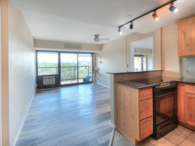 2 Br, 2 bath, Condo 417 E Kiowa