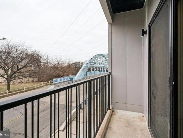 2 Br, 2 bath, Condo 4181 Mantua Ave