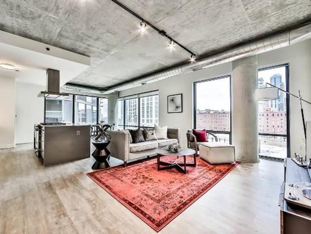 2 Br, 2 bath, Condo 419 E Ohio St