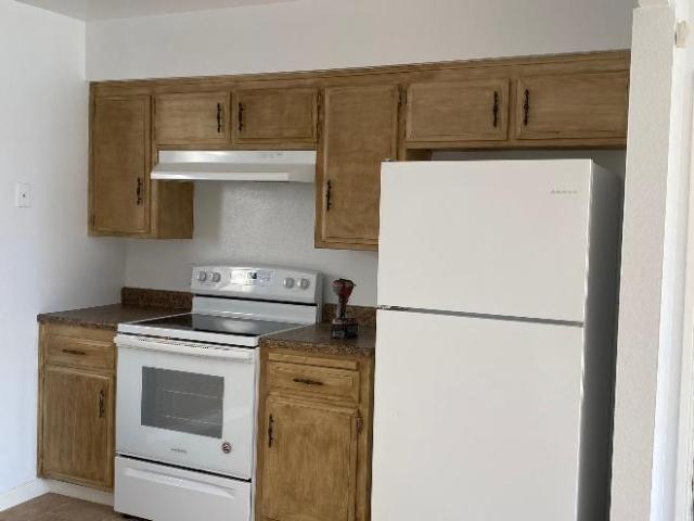 2 Br, 2 bath, Condo 4225 Parkwood Ct