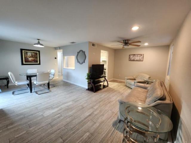 2 Br, 2 bath, Condo 4220 Beaver Lane
