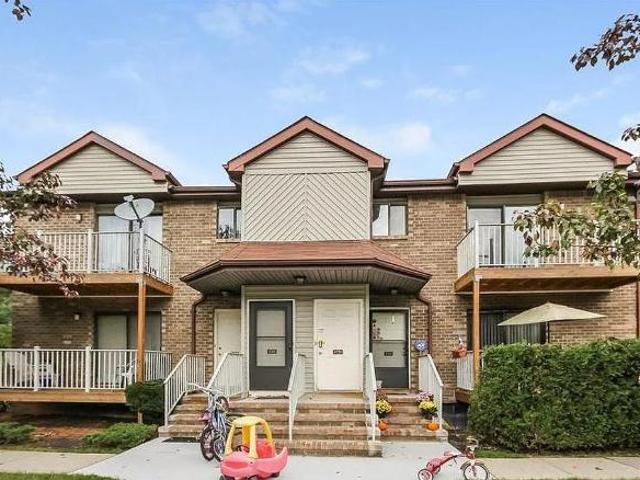 2 Br, 2 bath, Condo 4220 Birchwood Court