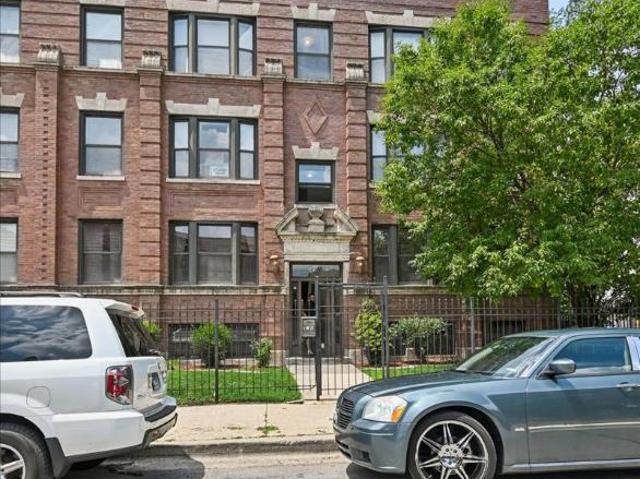 2 Br, 2 bath, Condo 4220 S Champlain Ave