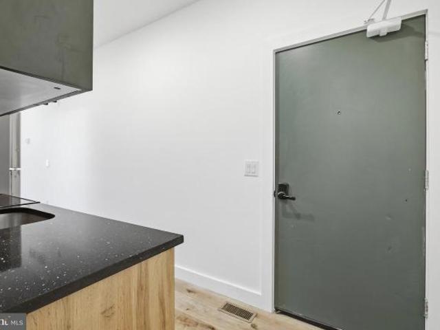 2 Br, 2 bath, Condo 4243 Mantua Ave