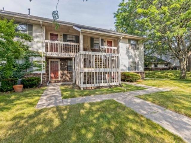 2 Br, 2 bath, Condo 426 Beacon St