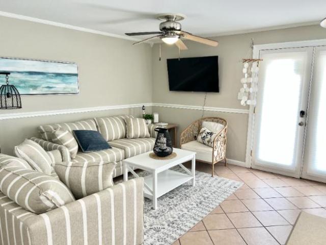 2 Br, 2 bath, Condo 426 Lark Lane