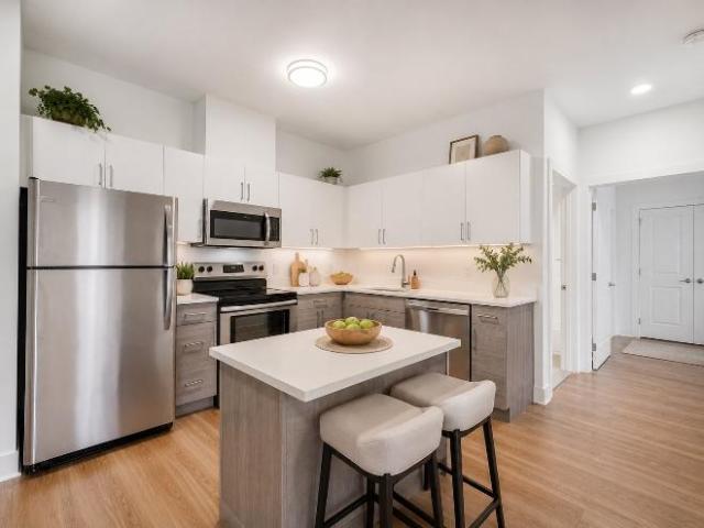 2 Br, 2 bath, Condo 429 Bergen Ave