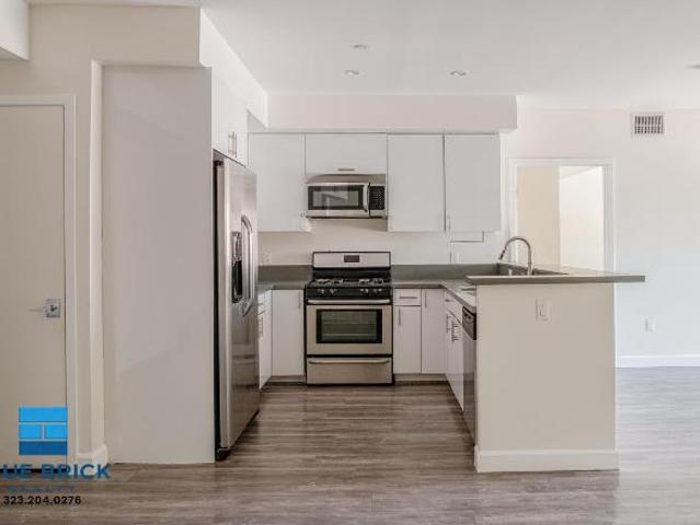 2 Br, 2 bath, Condo 4305 Laurel Canyon Blvd