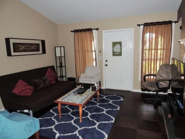 2 Br, 2 bath, Condo 430 Queens Rd