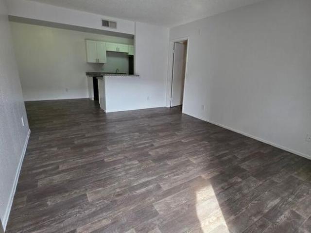 2 Br, 2 bath, Condo 4336 N 35th Ave