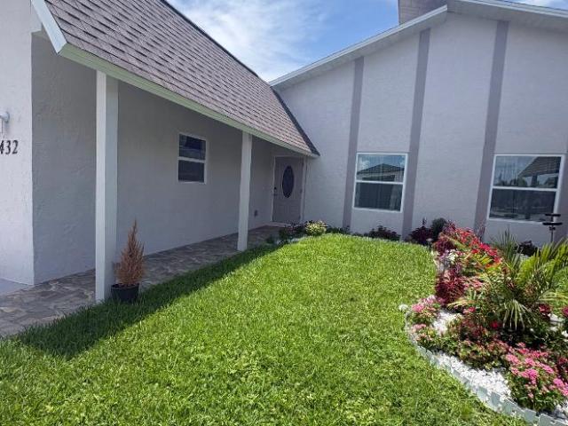 2 Br, 2 bath, Condo 434 Ne 16 Pl