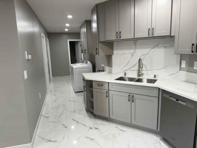 2 Br, 2 bath, Condo 4370 Date Ave