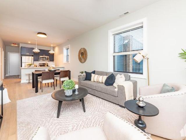 2 Br, 2 bath, Condo 4409 West Montrose