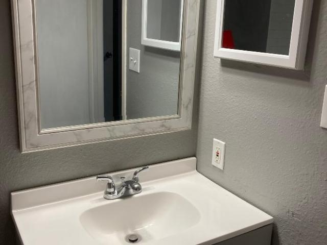 2 Br, 2 bath, Condo 4400 S Quebec St