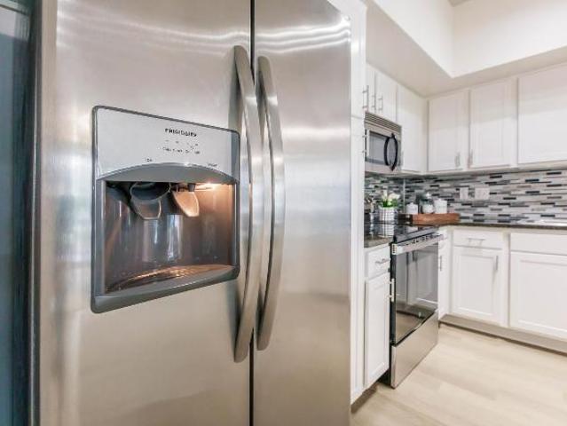 2 Br, 2 bath, Condo 440 Ne 4th Ave