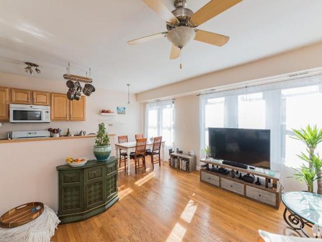 2 Br, 2 bath, Condo 4419 North Lawdale
