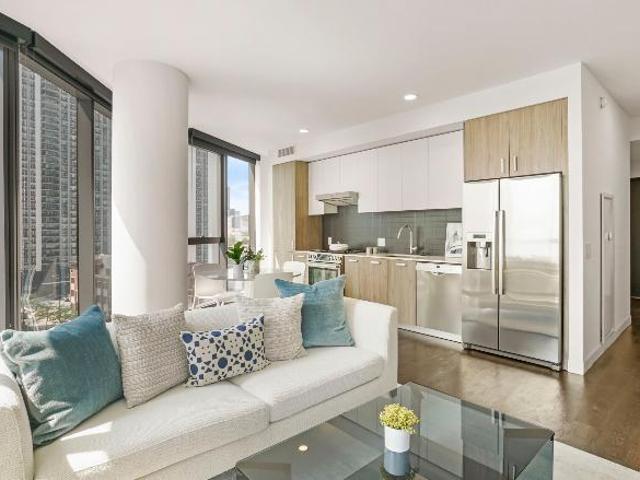2 Br, 2 bath, Condo 445 E Waterside