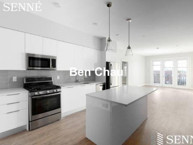 2 Br, 2 bath, Condo 44 Medford St