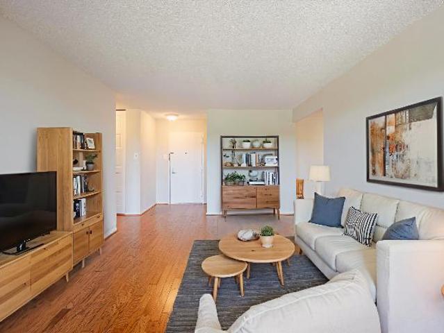 2 Br, 2 bath, Condo 4500 S Four Mile Run Dr
