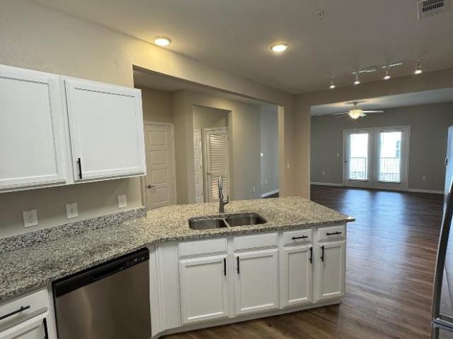 2 Br, 2 bath, Condo 450 Houston Ridge Dr