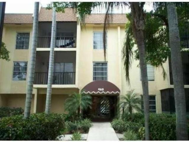 2 Br, 2 bath, Condo 450 NW 20th St
