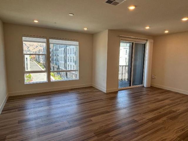 2 Br, 2 bath, Condo 45231 Ambition St
