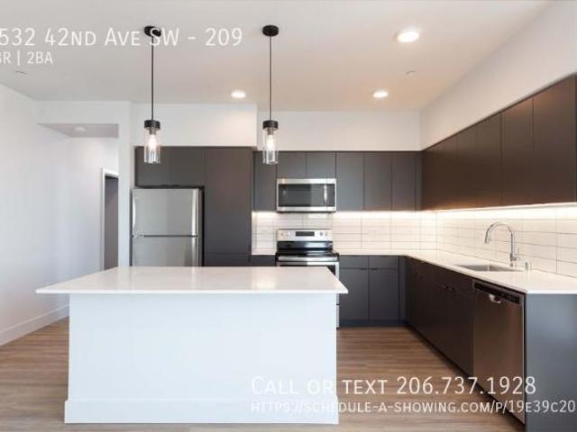 2 Br, 2 bath, Condo 4532 42nd Ave SW