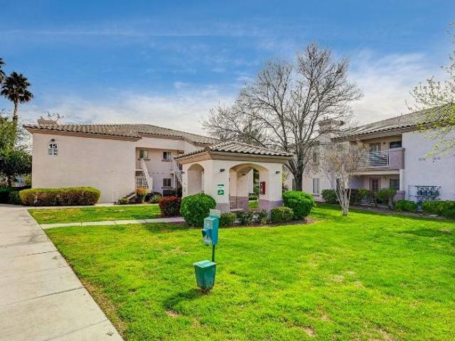 2 Br, 2 bath, Condo 4555 E Sahara Ave