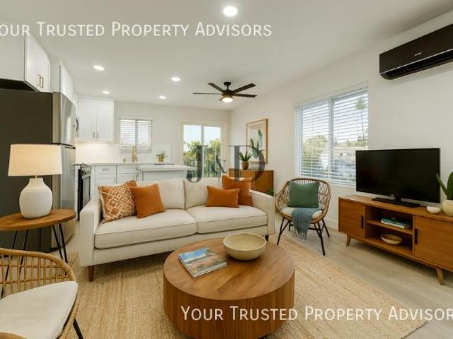 2 Br, 2 bath, Condo 4575 Kensington Drive