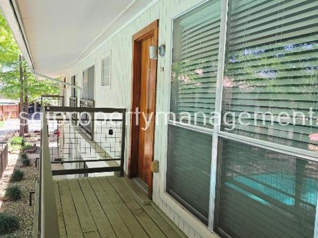2 Br, 2 bath, Condo 4616 W Lovers Ln