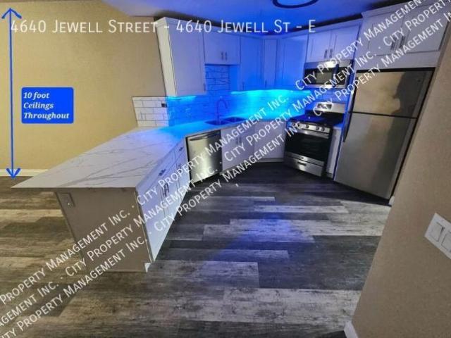 2 Br, 2 bath, Condo 4640 Jewell Street