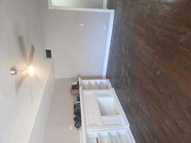2 Br, 2 bath, Condo 4650 North Paulina