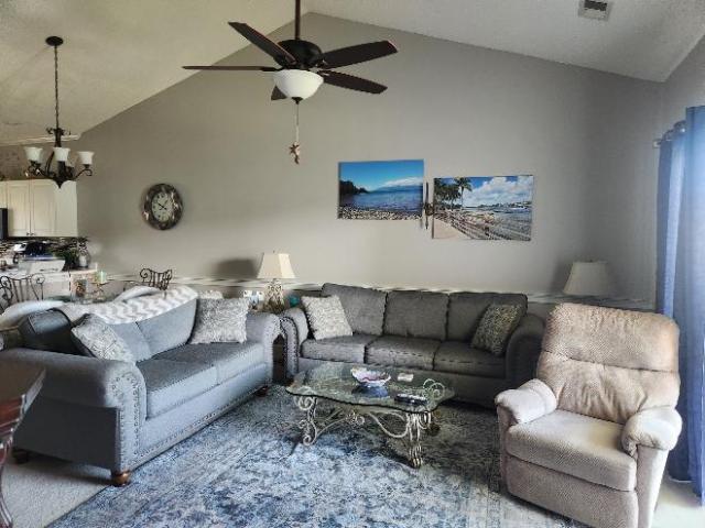 2 Br, 2 bath, Condo 4830 Carnation Cir