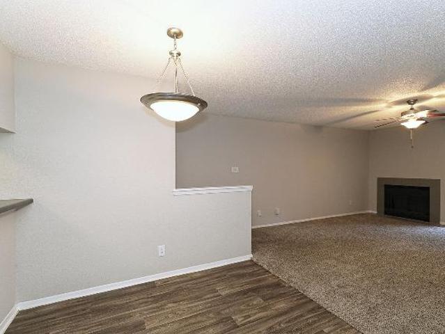 2 Br, 2 bath, Condo 4900 Usaa Blvd