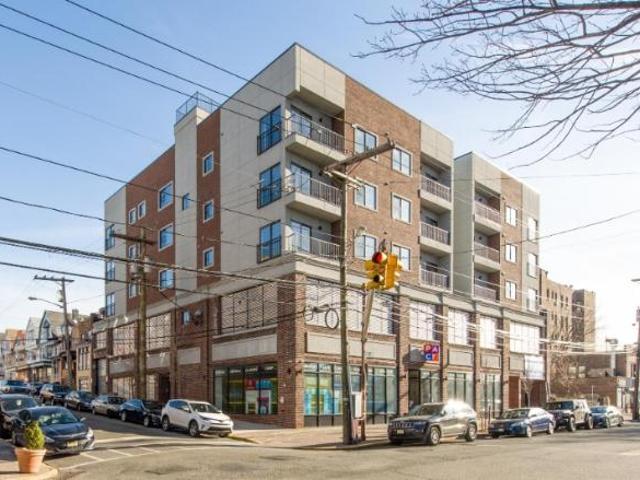 2 Br, 2 bath, Condo 4918 Park Ave