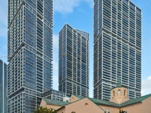 2 Br, 2 bath, Condo 495 Brickell Ave