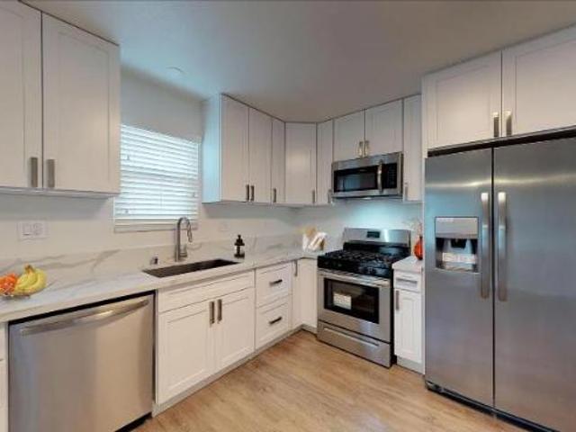 2 Br, 2 bath, Condo 5008 Hazeltine Ave