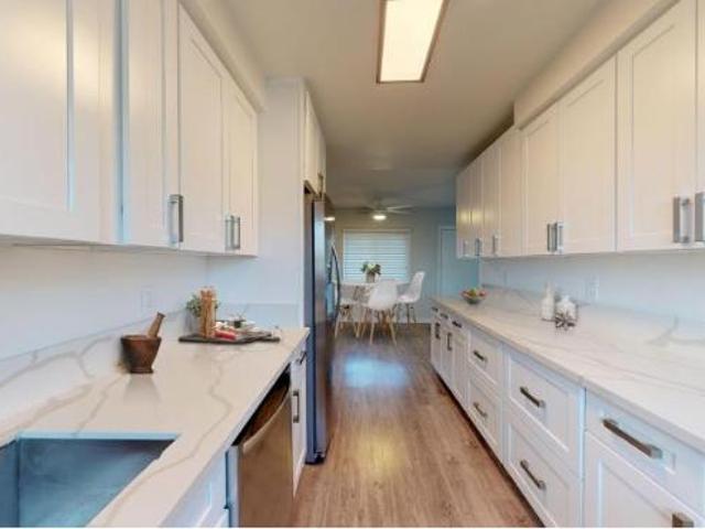 2 Br, 2 bath, Condo 5008 Hazeltine Ave