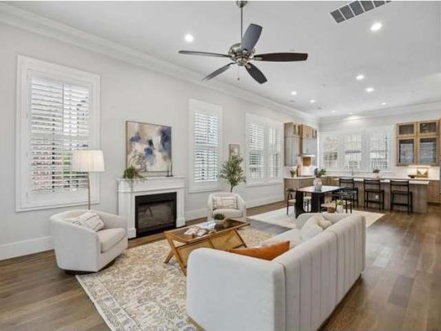 2 Br, 2 bath, Condo 5001 Meridian Ln