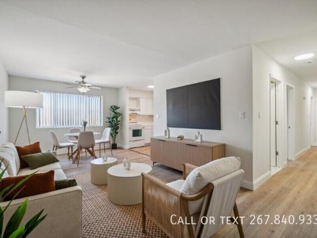 2 Br, 2 bath, Condo 500 College Park Dr