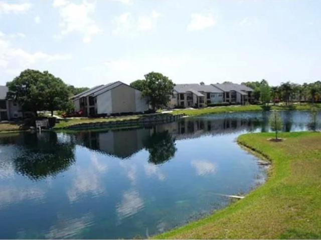 2 Br, 2 bath, Condo 500 Belcher Rd S