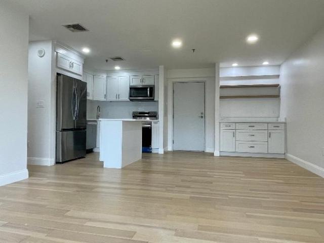 2 Br, 2 bath, Condo 500 Washington Street