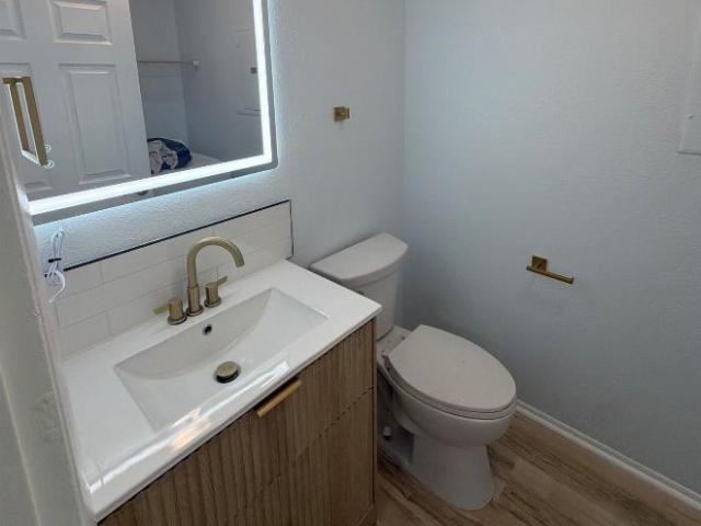 2 Br, 2 bath, Condo 5040 SE 30th St