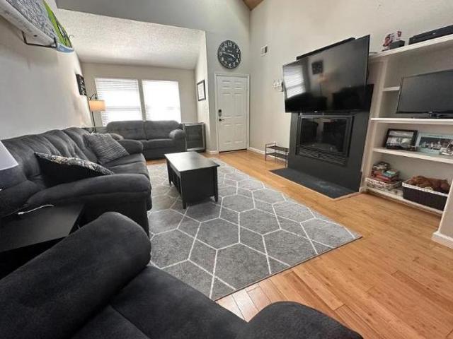 2 Br, 2 bath, Condo 5057 Gatehouse Way
