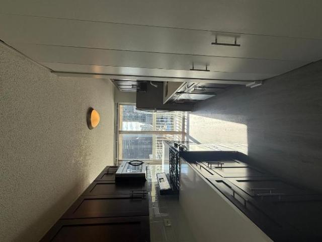 2 Br, 2 bath, Condo 509 N Dearborn