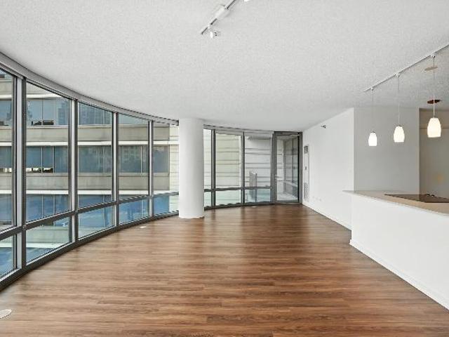 2 Br, 2 bath, Condo 510 N Kingsbury St