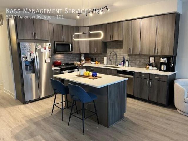 2 Br, 2 bath, Condo 5117 Fairview Avenue