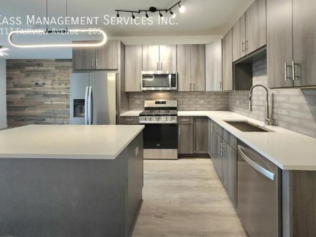 2 Br, 2 bath, Condo 5117 Fairview Avenue