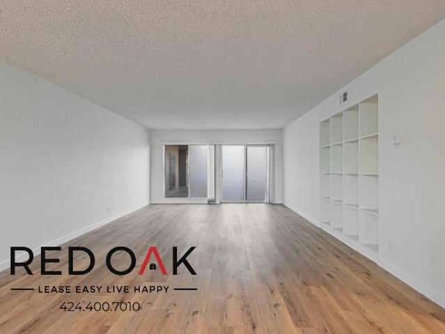 2 Br, 2 bath, Condo 511 1/2 N Kenmore Ave